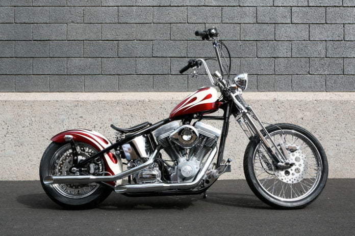 Traditional Bobber sky blue - Moto Rivista