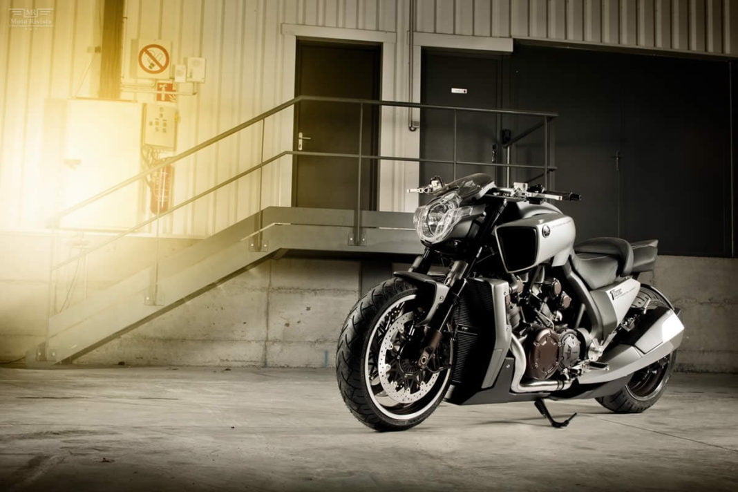 Yamaha VMAX Hyper Modified - Lazareth, Roland Sands, Walz