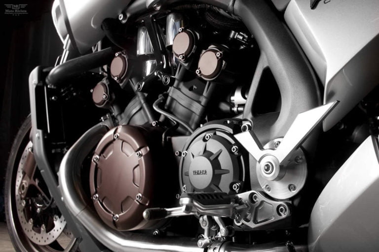 Yamaha VMAX Hyper Modified - Lazareth, Roland Sands, Walz