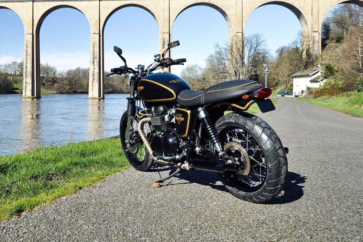 Triumph Bonneville Gold Edition by FCR